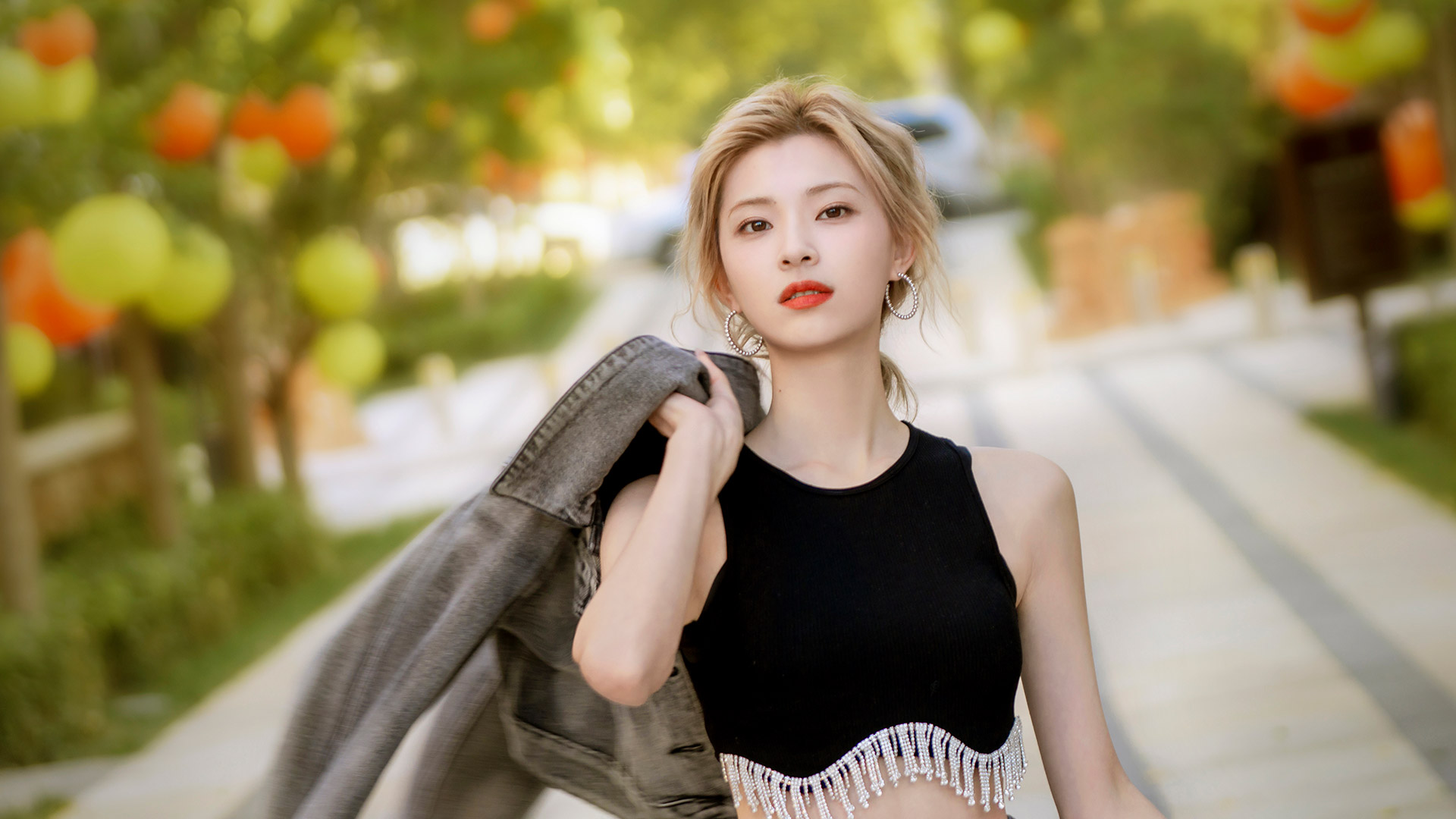 Showcase :: Love Is All Around